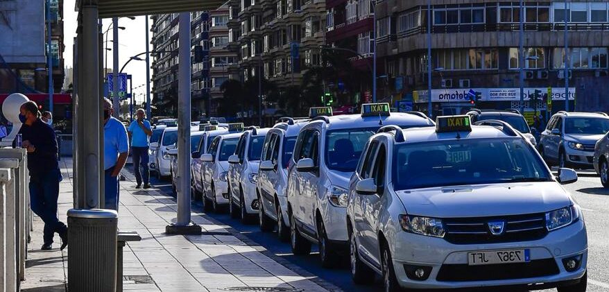 ≡ Calcular cuánto cuesta el precio y las tarifas de un taxi en Tenerife ...